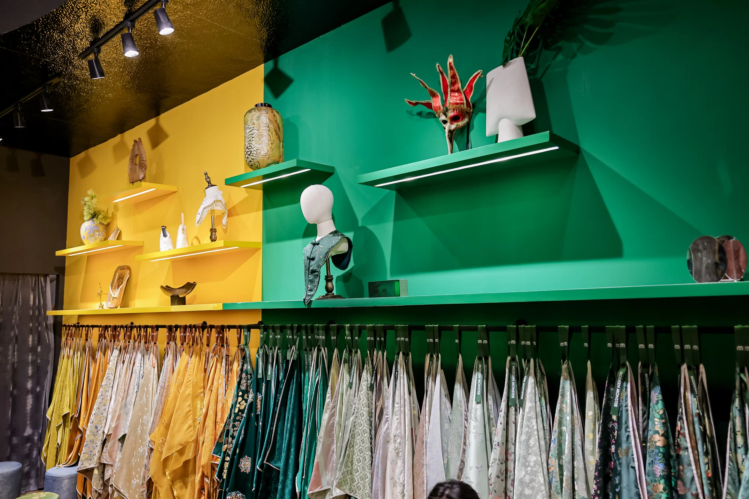 Textile Booth | Womenswear Fabric Sourcing | Intertextile Exhibitors